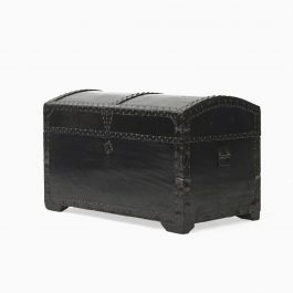 1700 tals sort lak kiste med jernband | Green Square